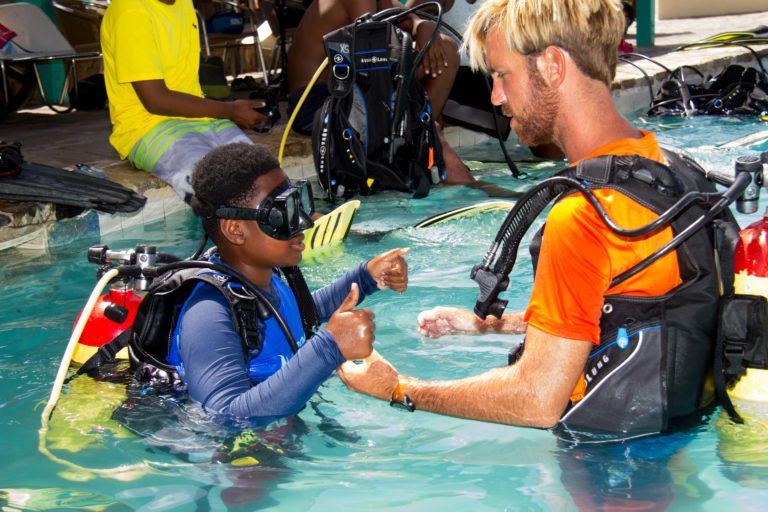 Introducing BVI Youth to the Undersea World - Bitter End Yacht Club