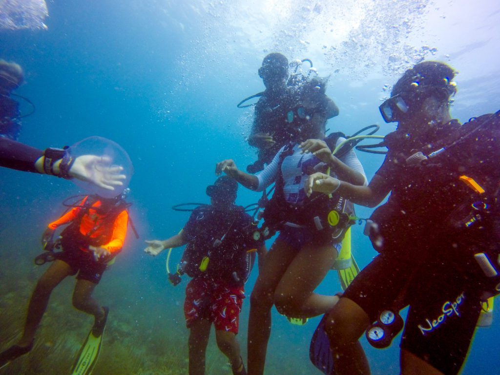 Introducing BVI Youth to the Undersea World - Bitter End Yacht Club
